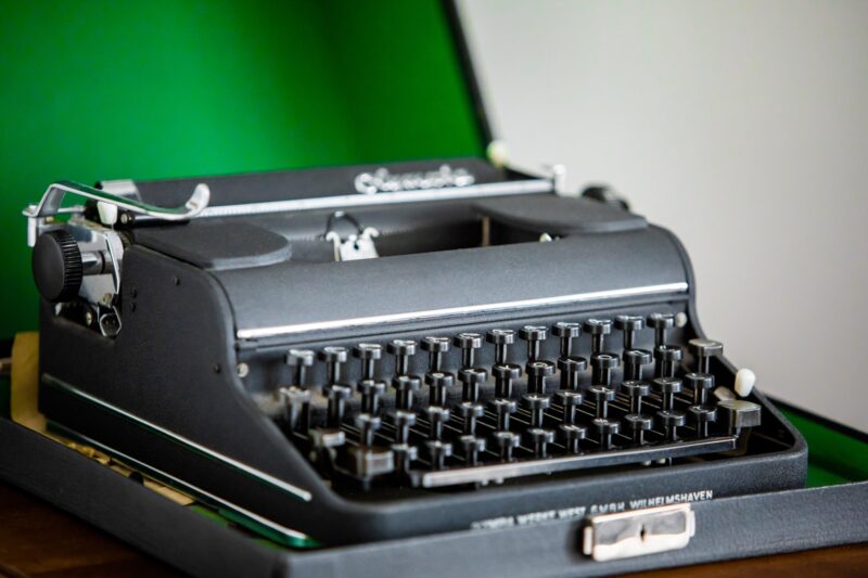 ΔΗΜΗΤΡΑ ΧΡΟΥΣΑΛΑ & ΣΥΝΕΡΓΑΤΕΣ – Συμβολαιογραφείο